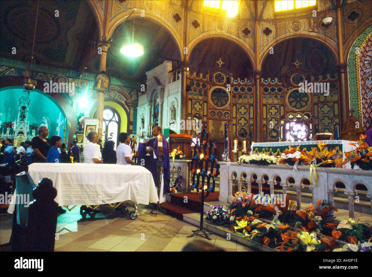Catholic priest funeral hi-res stock photography and images - Alamy