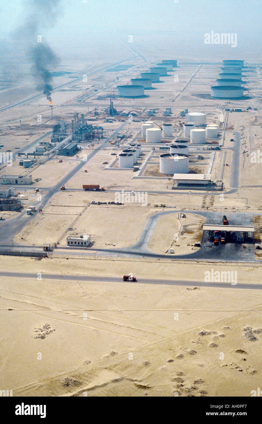 Qatar Oil Refinery Umm Said Inland Sea Stock Photo - Alamy
