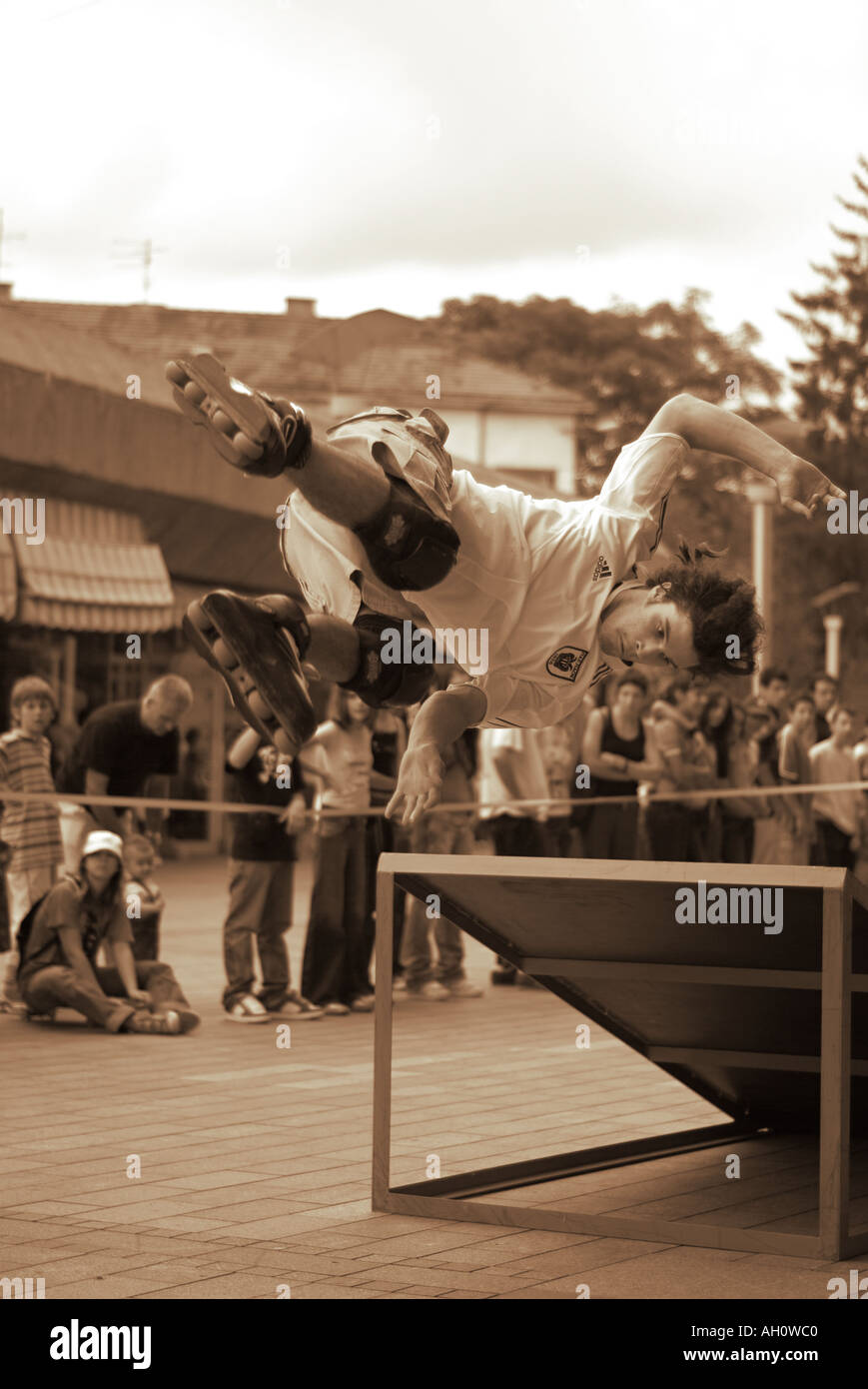 Mono skate hi-res stock photography and images - Alamy
