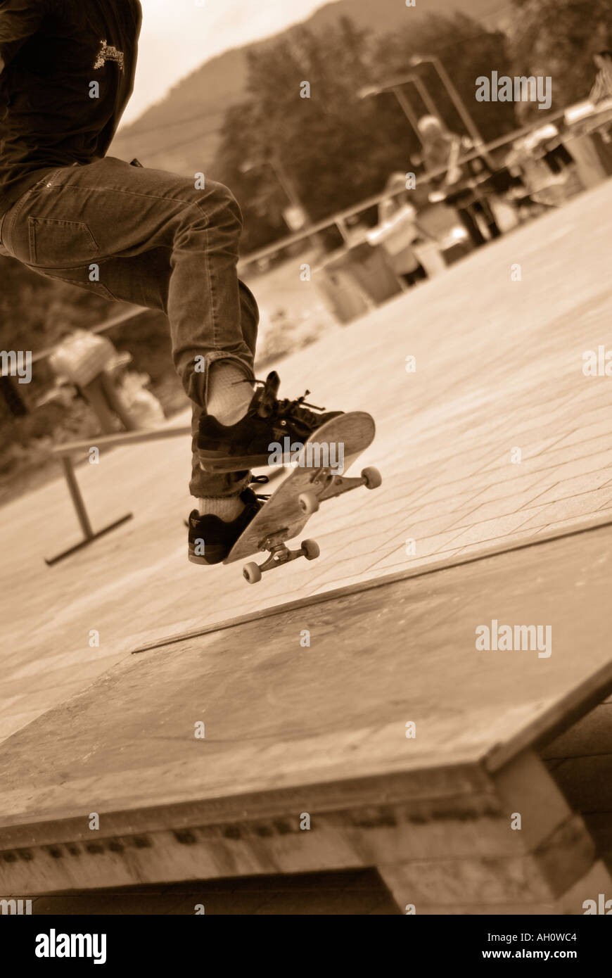 Mono skate hi-res stock photography and images - Alamy