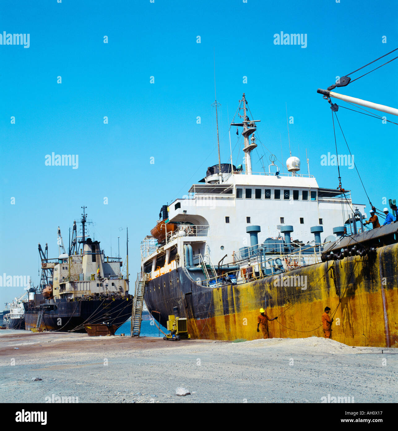 Dubai UAE Mina Jebel Ali Port Tanker Stock Photo - Alamy