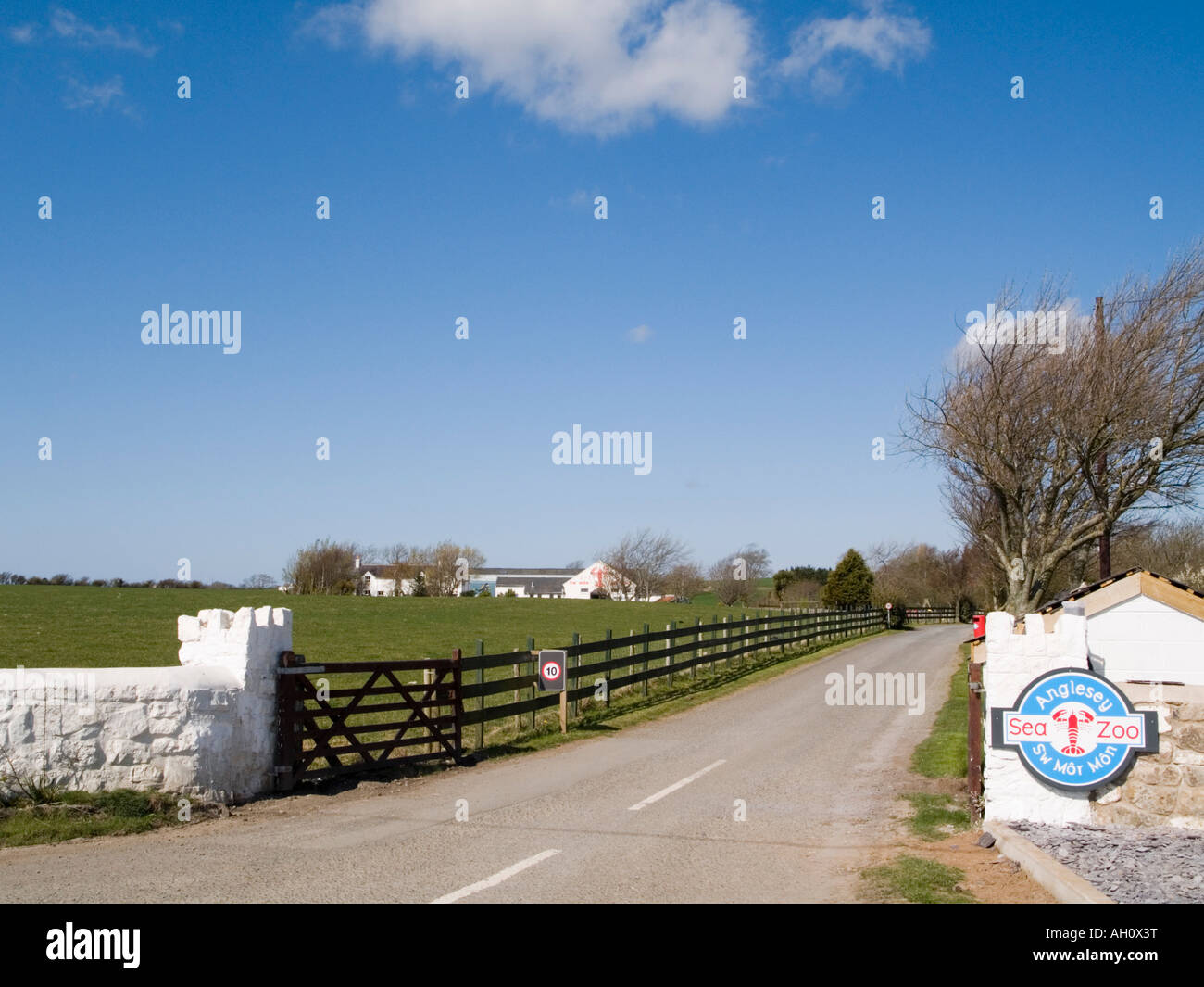Sea Zoo entrance to tourist attraction largest Welsh marine aquarium ...
