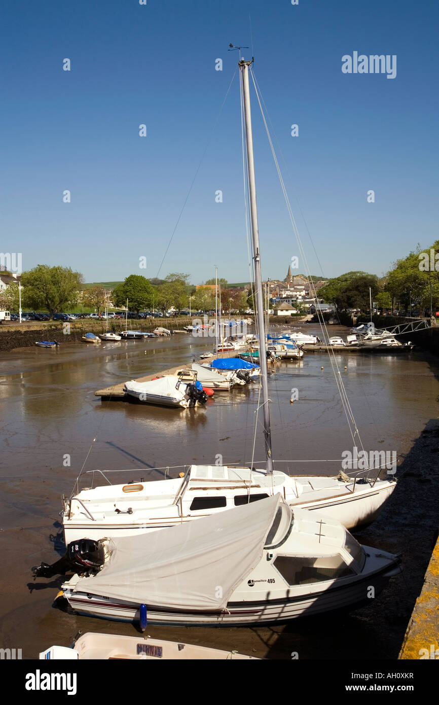 UK Devon Kingsbridge quayside moored boats at low tide Stock Photo - Alamy