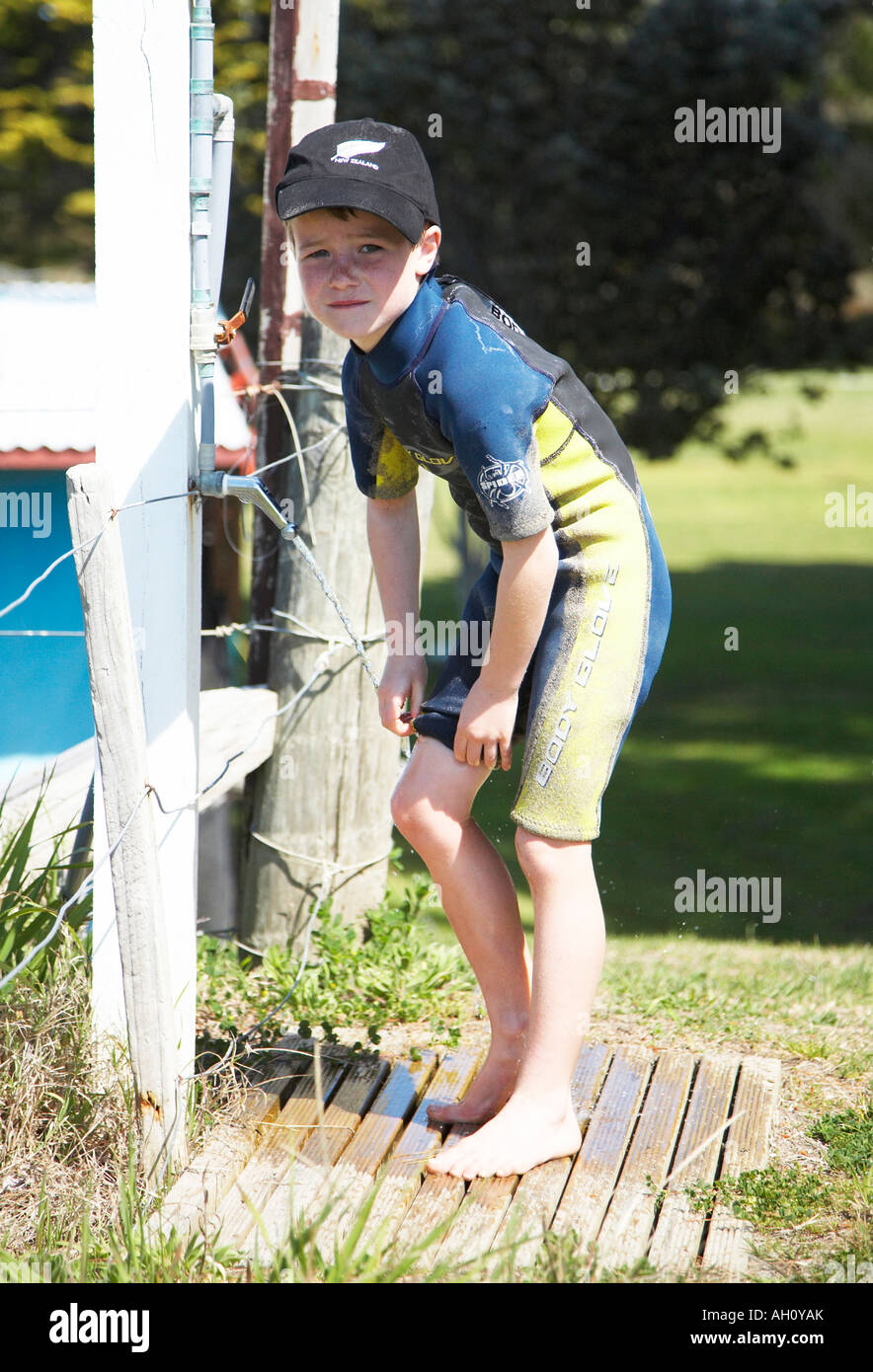 Shower outside hi-res stock photography and images - Alamy