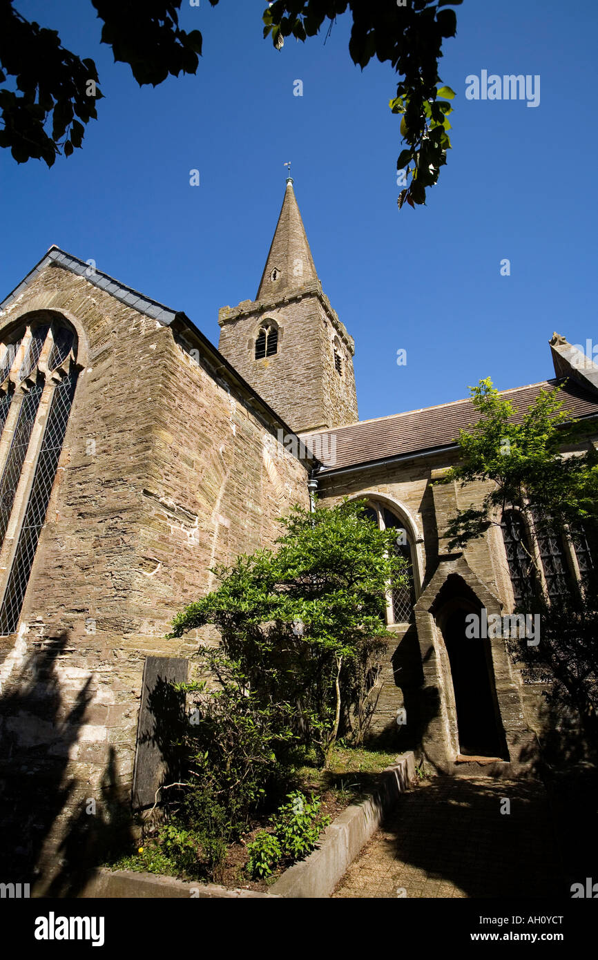 UK Devon Kingsbridge Fore Street St Edmunds Parish Church Stock Photo ...