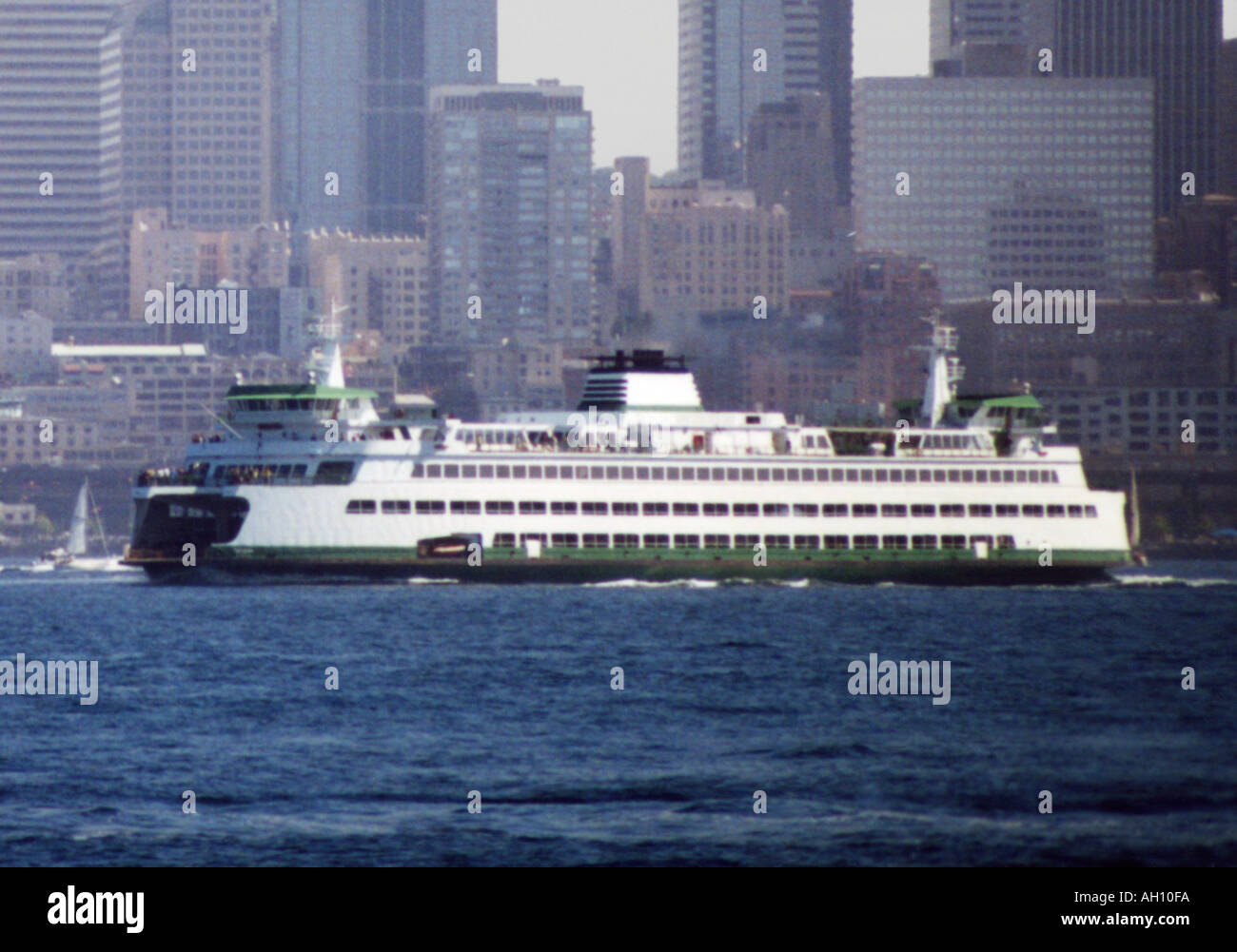 Seattle waterfront ferries hi-res stock photography and images - Alamy