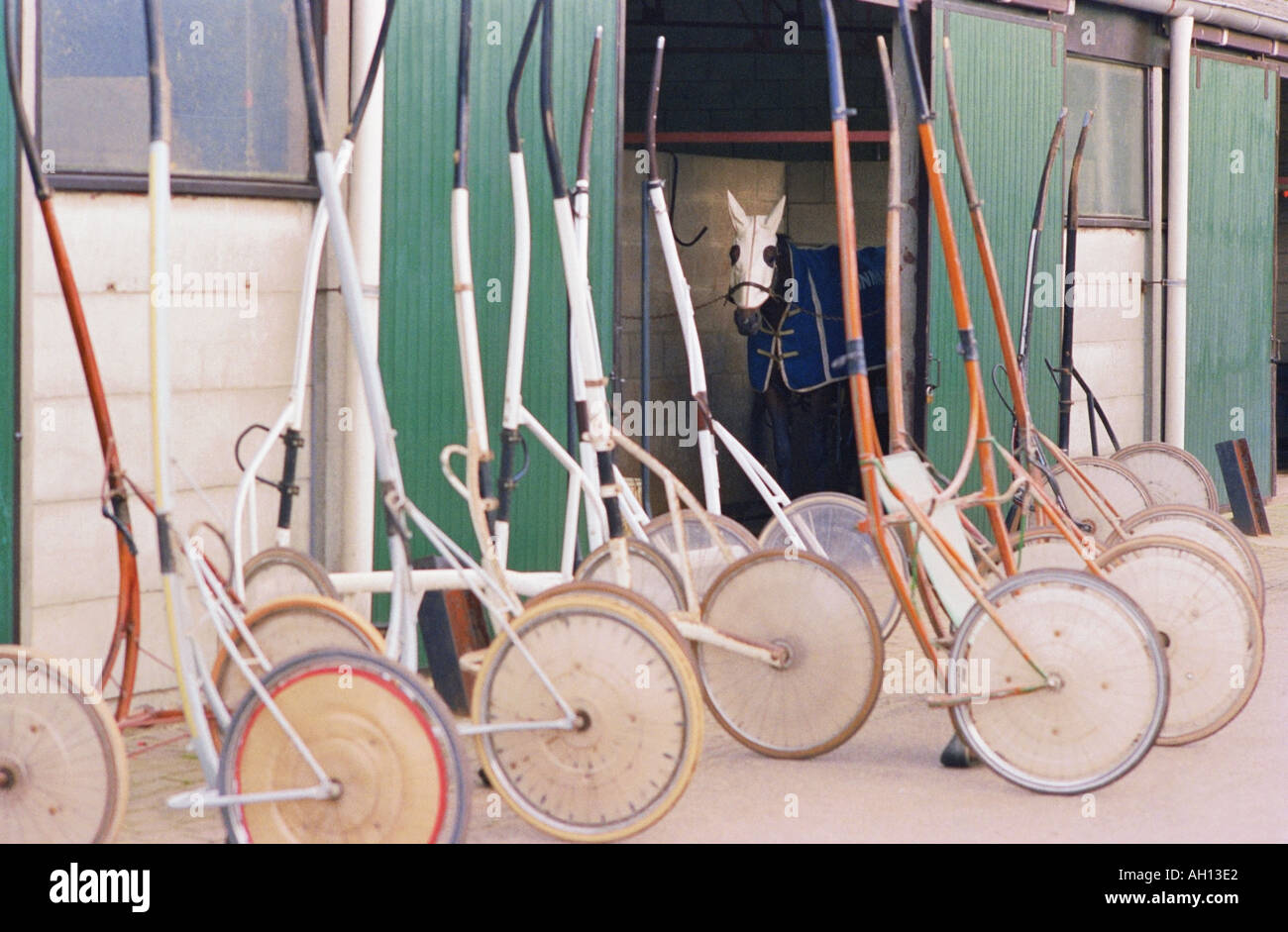 Horse stable racing hi-res stock photography and images - Alamy