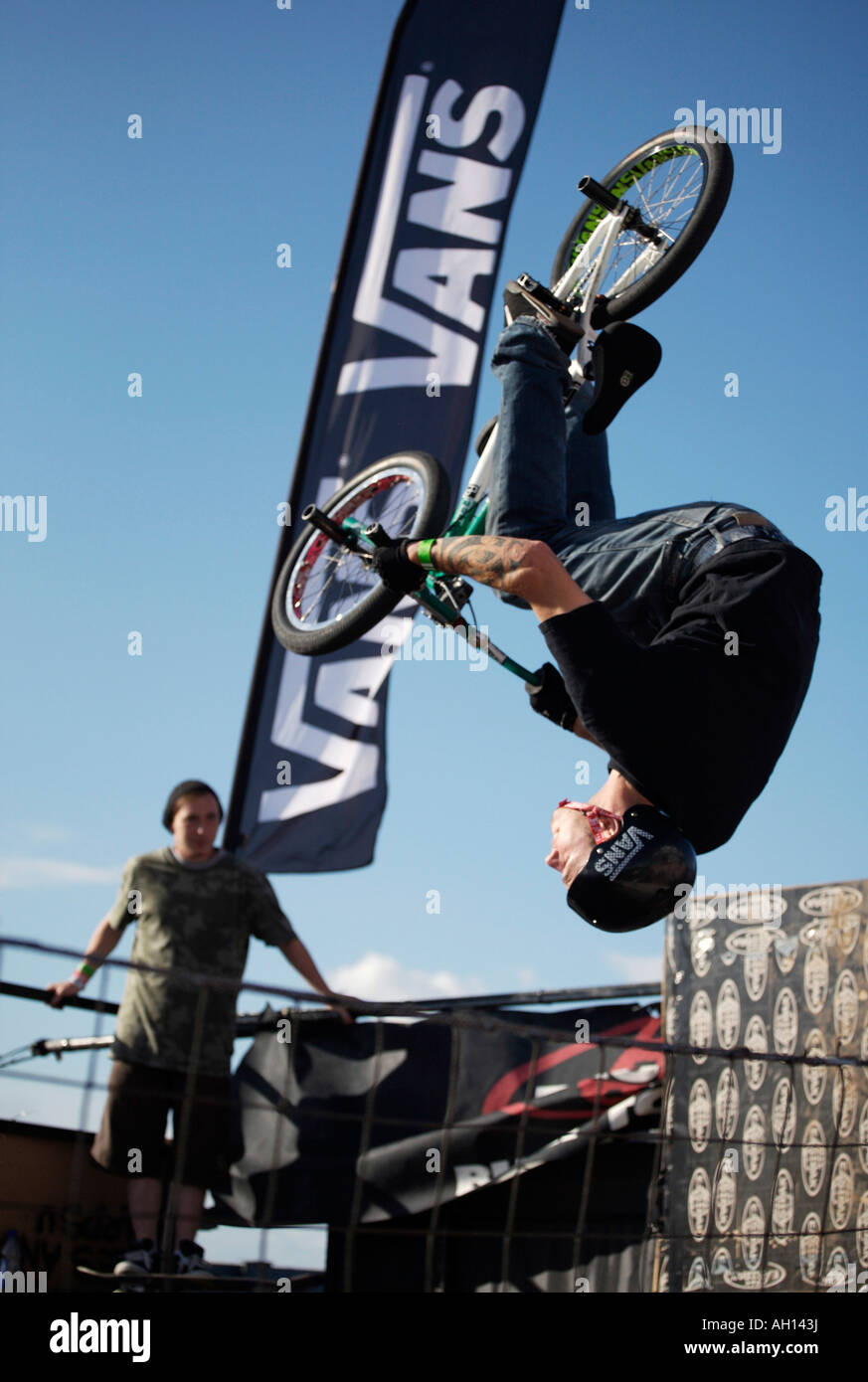 Half pipe bmx hi-res stock photography and images - Alamy