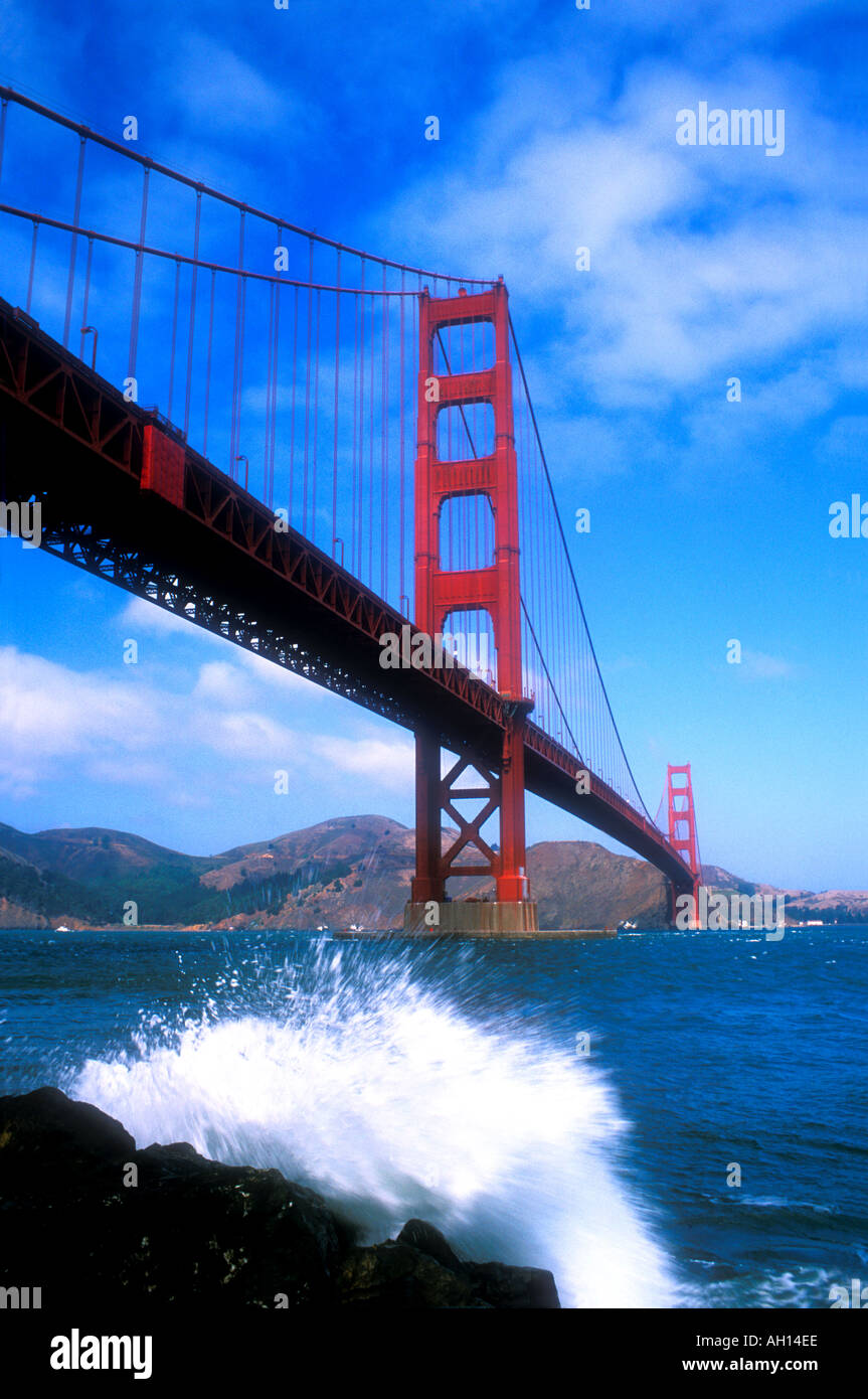Golden gate bridge waves hi-res stock photography and images - Alamy