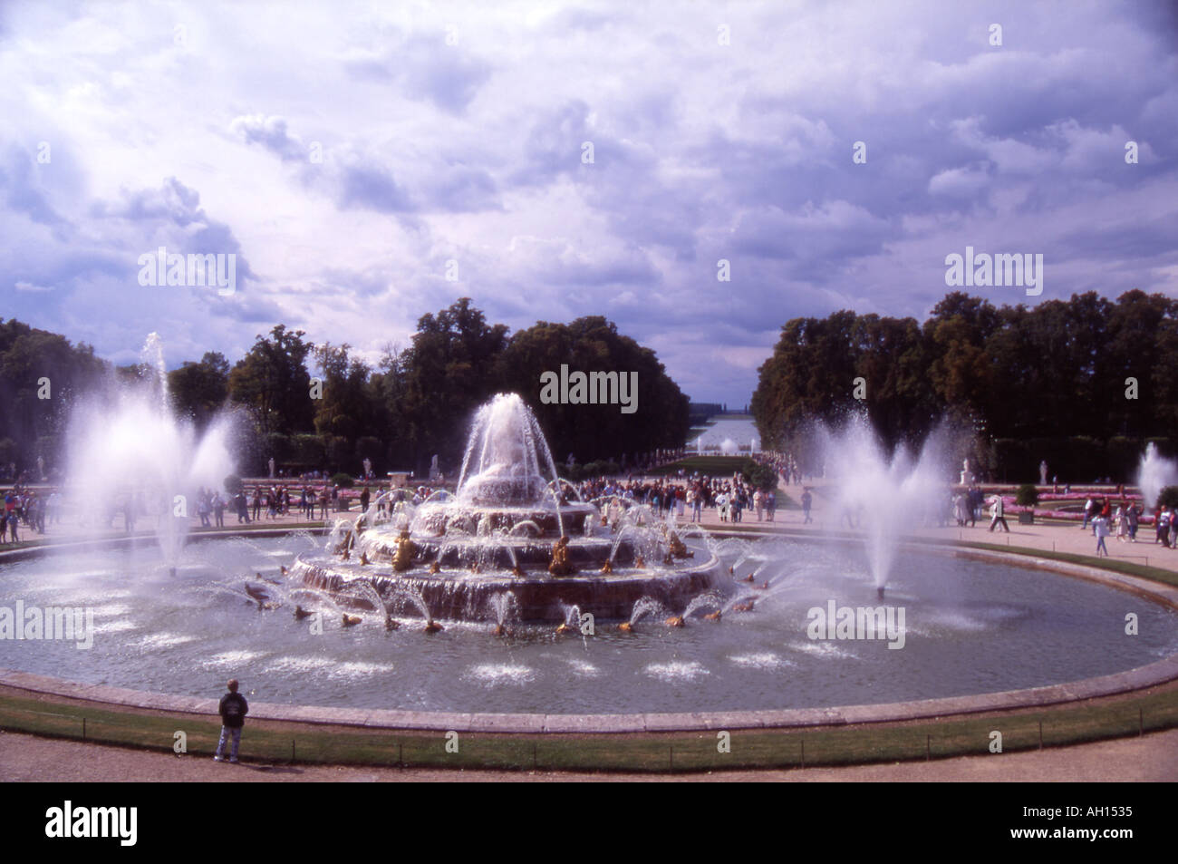 Fountains of versailles hi-res stock photography and images - Alamy