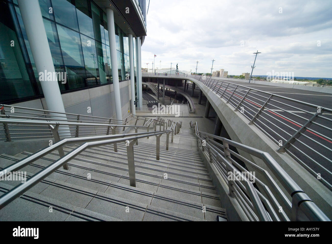 Wembley football stadium hi-res stock photography and images - Alamy
