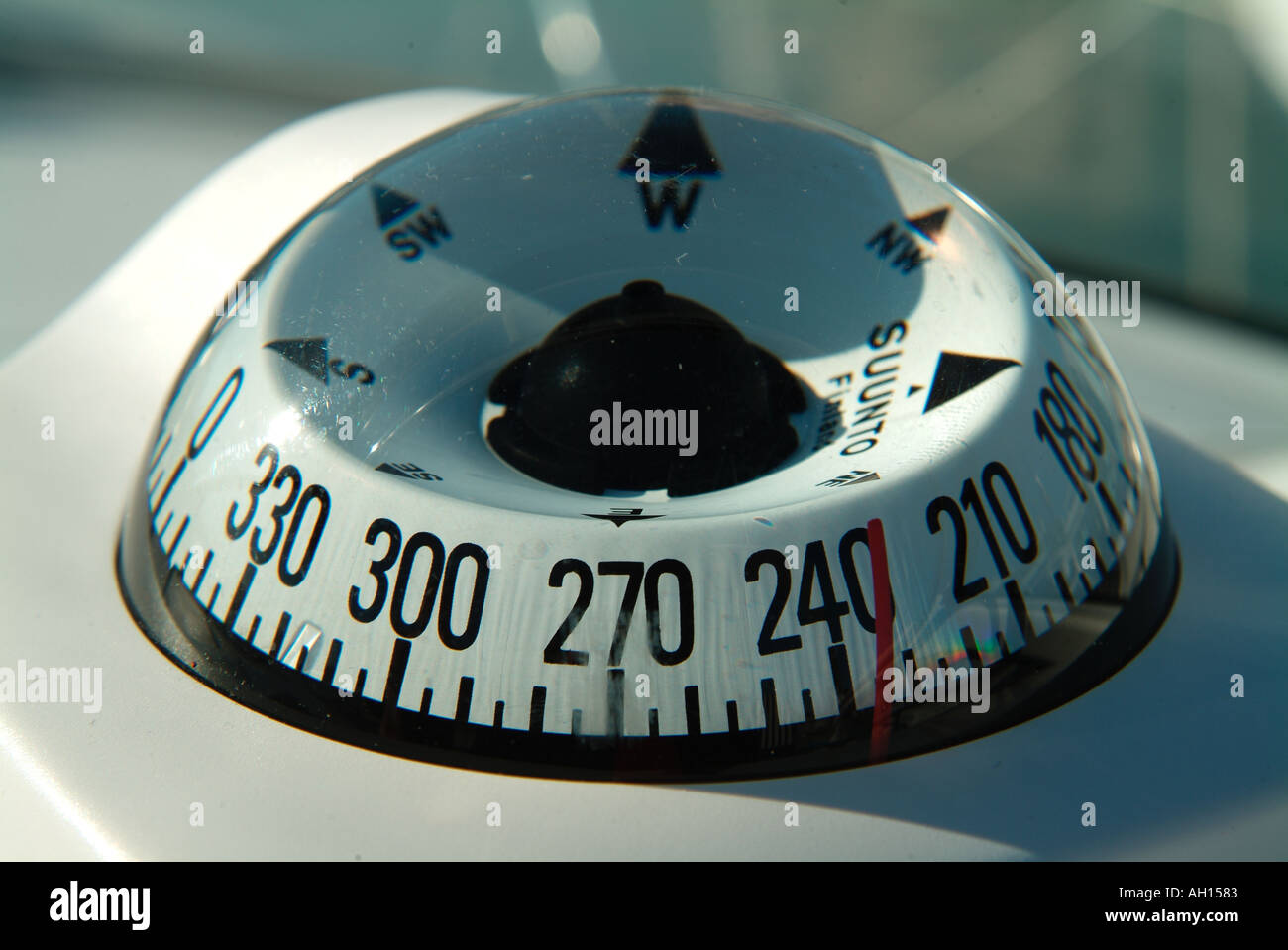 Ships compass hi-res stock photography and images - Alamy