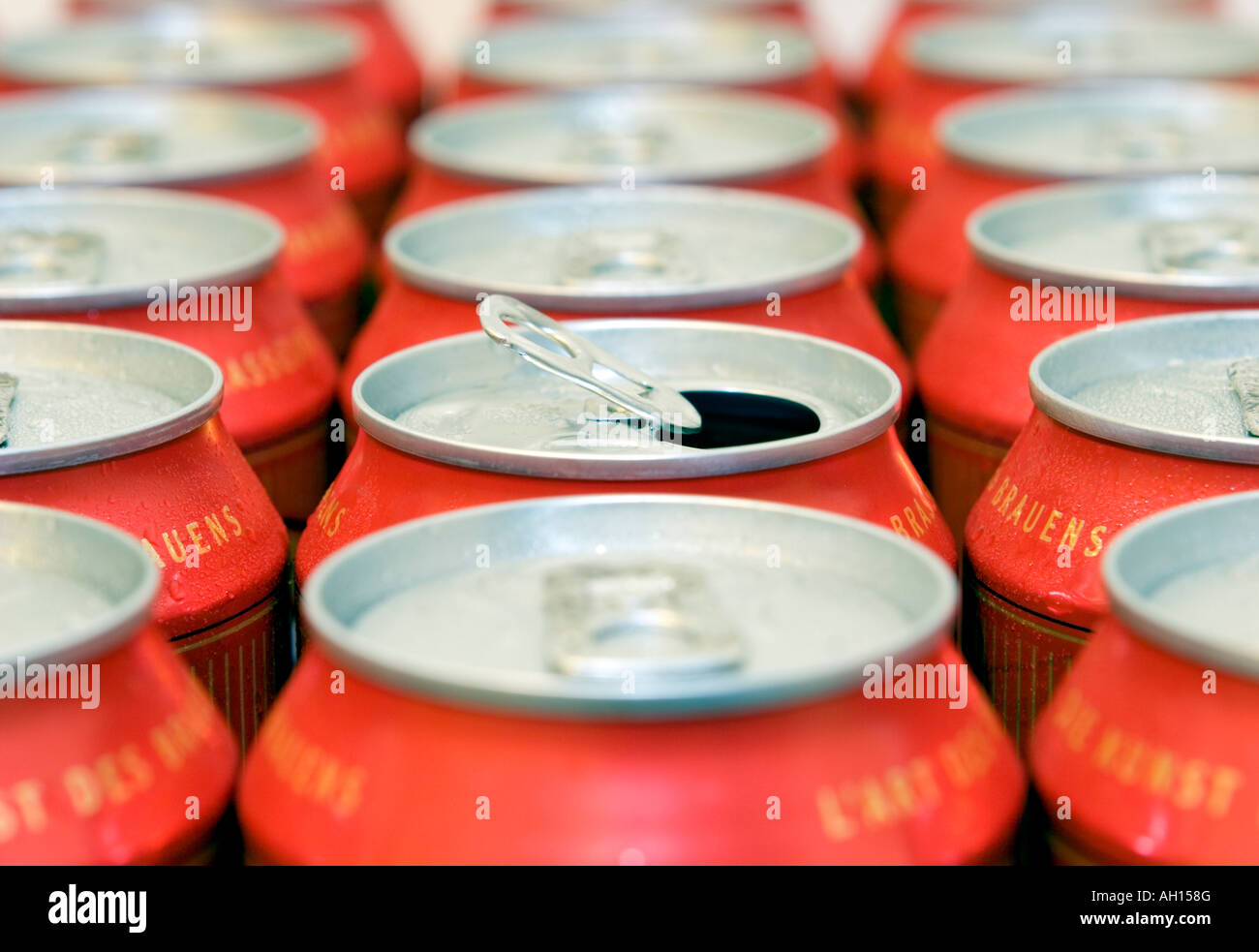 Many cans hi-res stock photography and images - Alamy