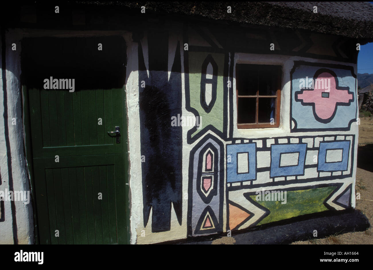 Ndebele Hut High Resolution Stock Photography and Images - Alamy
