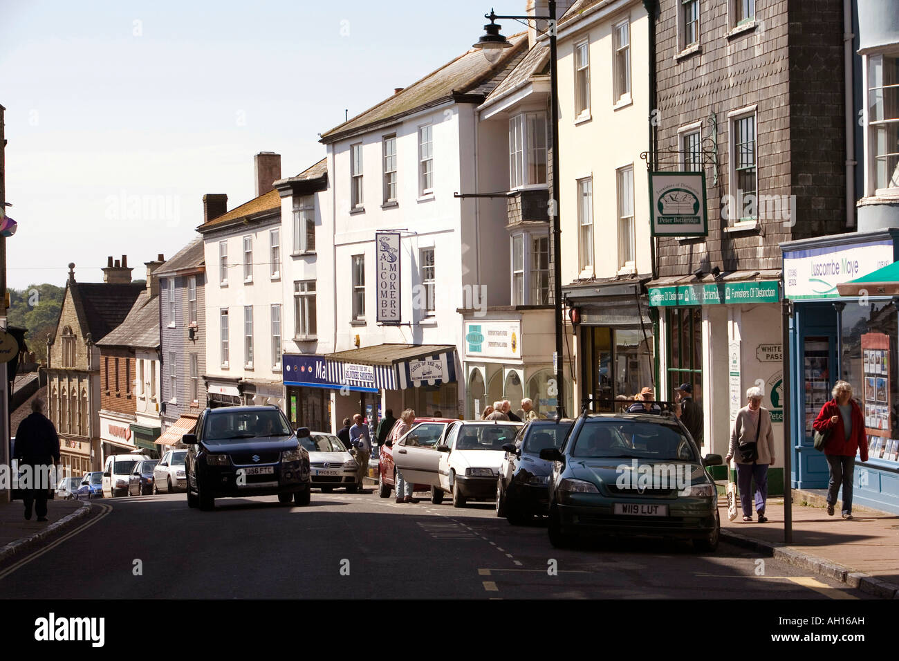 Kingsbridge devon fore street hi-res stock photography and images - Alamy