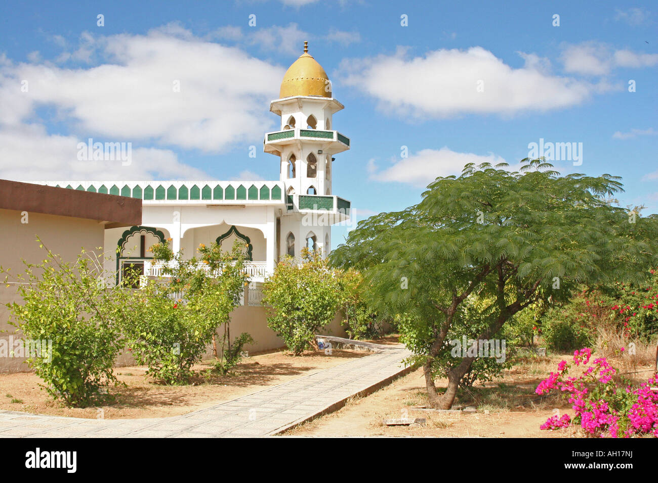 Mosque and minaret at the tomb of Job near Salalah, Oman Stock Photo ...