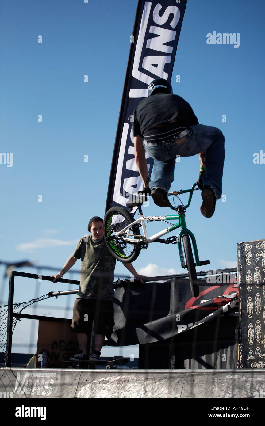 Bmx vert hi-res stock photography and images - Alamy