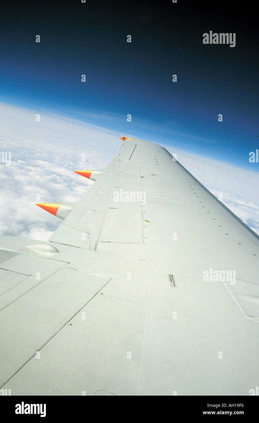 Aircraft wing on a Boeing 737 Stock Photo - Alamy