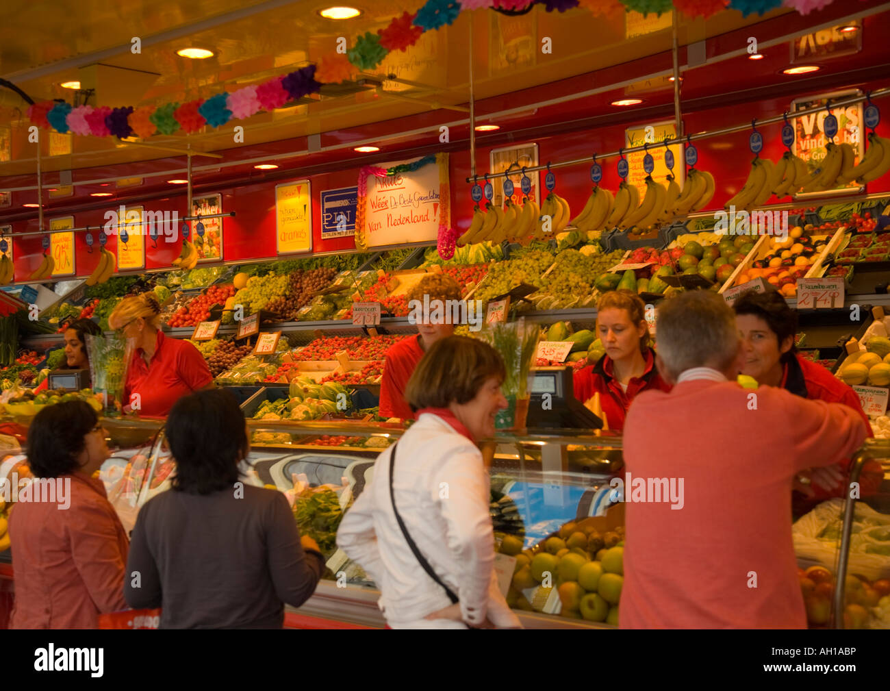 Market stall selling vegetables Stock Photo - Alamy