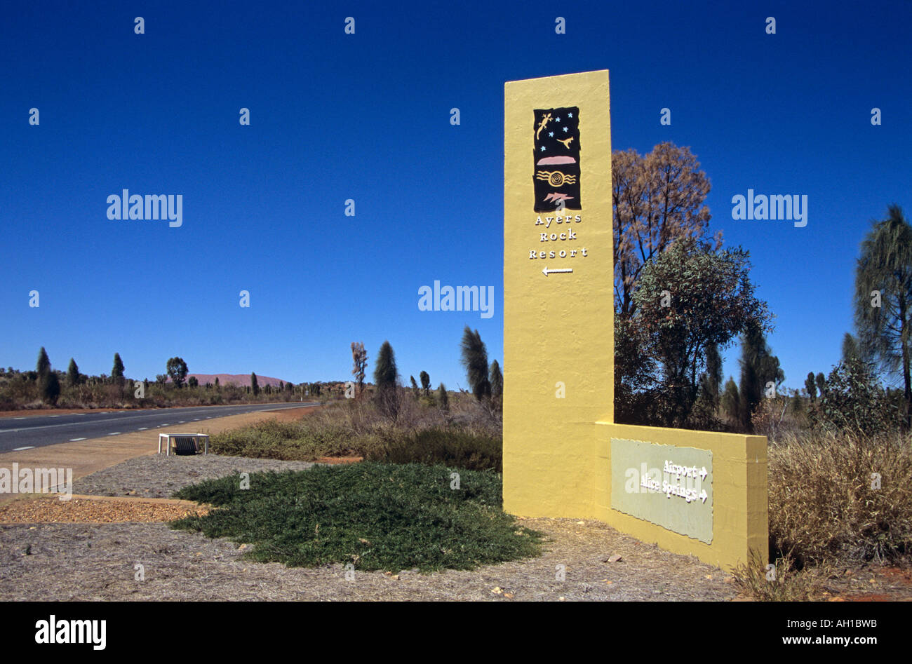 Ayers Rock Resort Sign, Mount Uluru, Ayers Rock in background, Kata ...