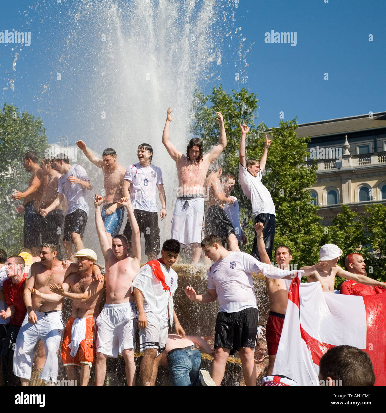 English Football Fans Trafalger Square London U.K Stock Photo - Alamy