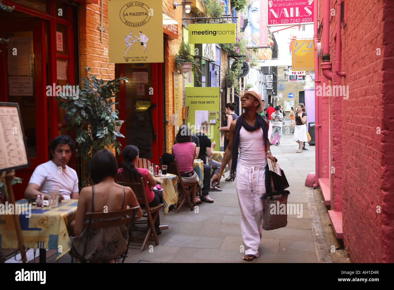 The yard soho hi-res stock photography and images - Alamy