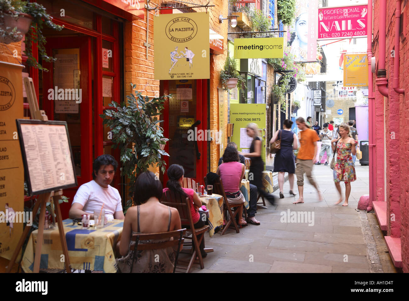 The yard soho hi-res stock photography and images - Alamy