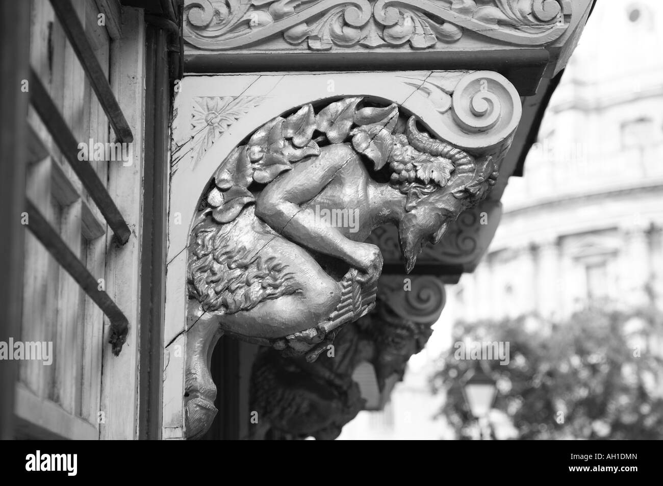 Figure on Facade in Oxford, England, UK Stock Photo - Alamy