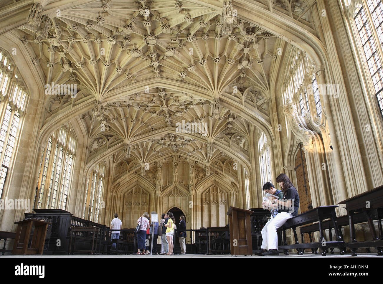 Divinity school oxford hi-res stock photography and images - Alamy