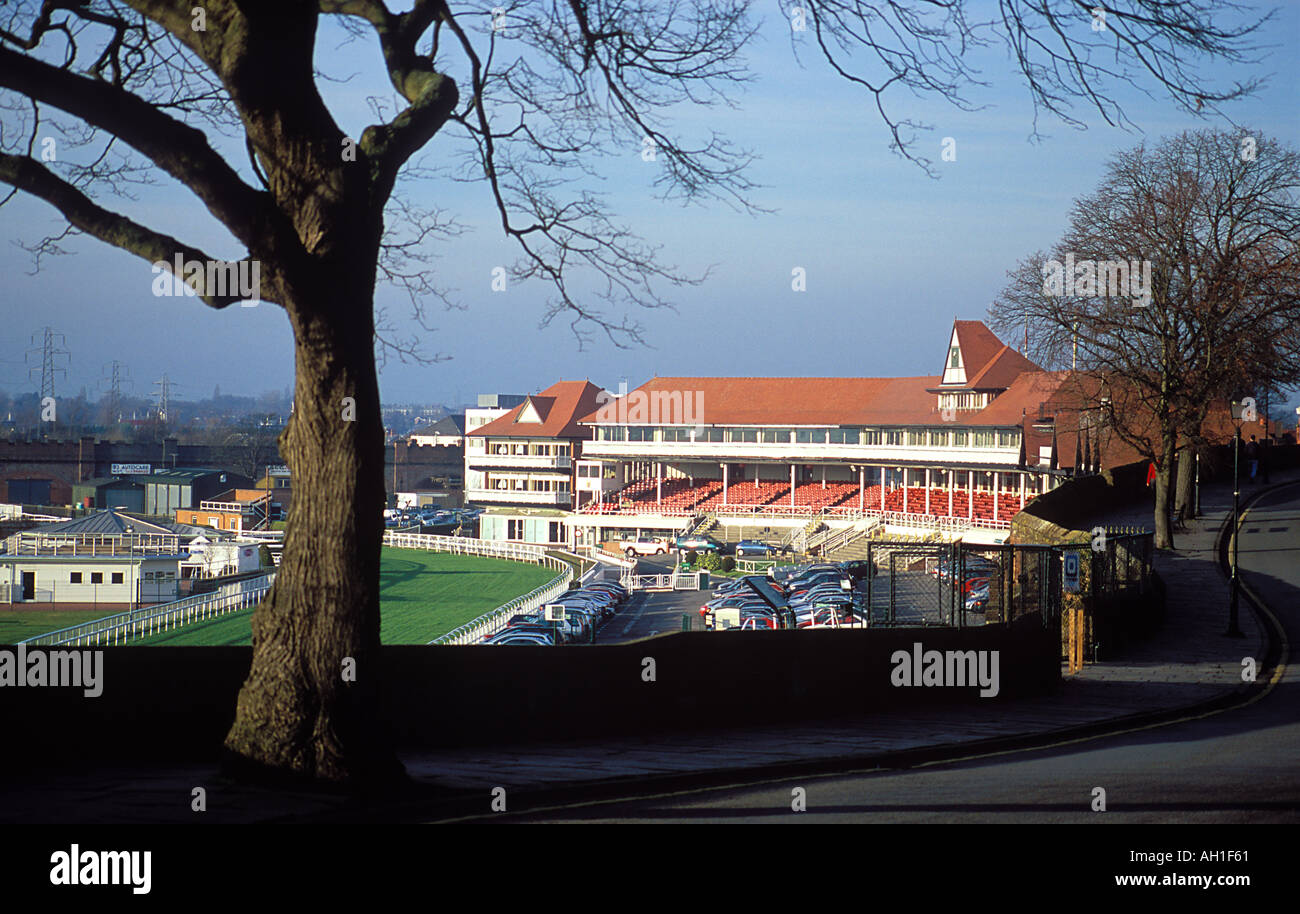 Chester and horse racing hi-res stock photography and images - Alamy