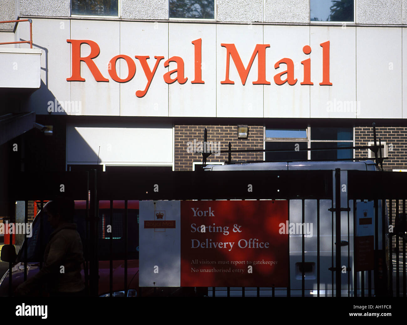 Royal Mail Sign High Resolution Stock Photography and Images - Alamy