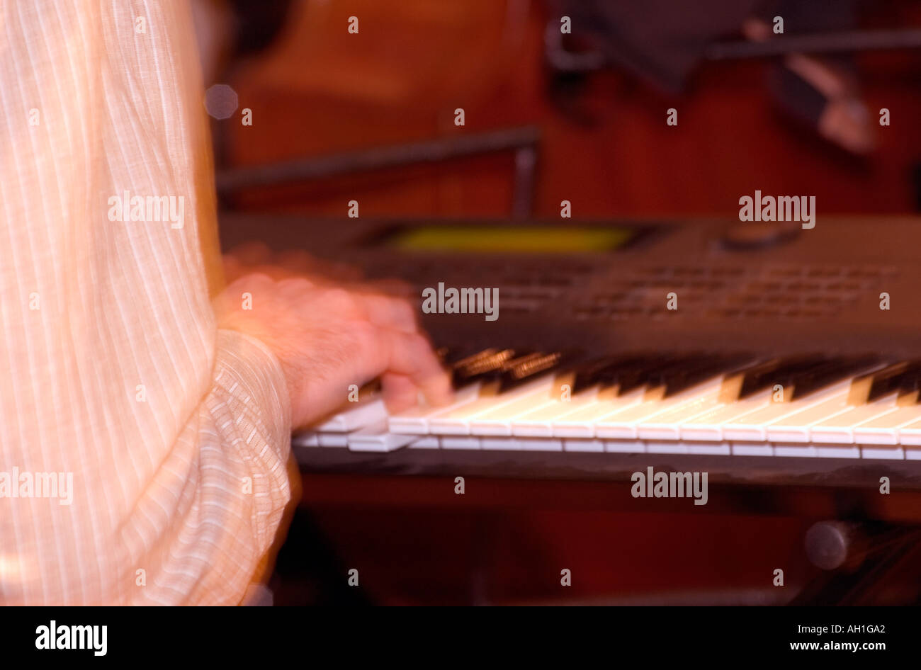 The piano player hi-res stock photography and images - Alamy