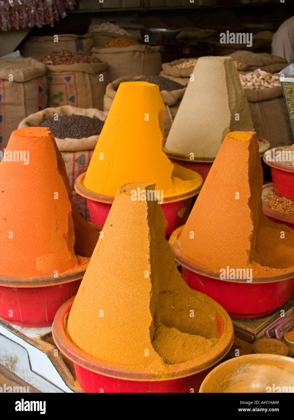 spice mountains in the old bazaar of Peshawar Pakistan Stock Photo - Alamy