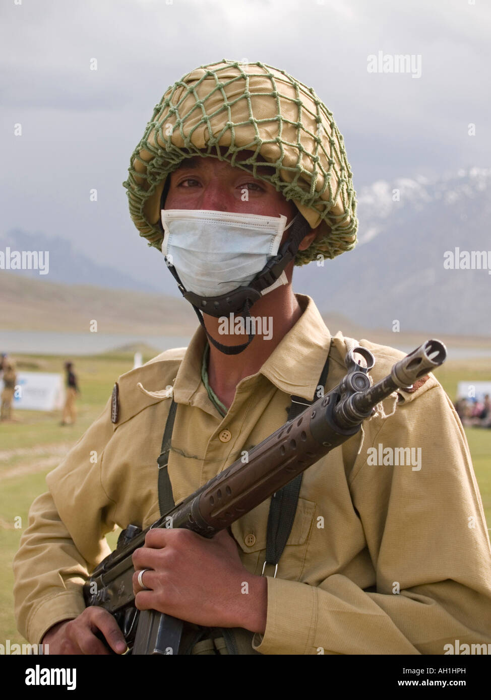 Pakistani soldier kashmir hi-res stock photography and images - Alamy