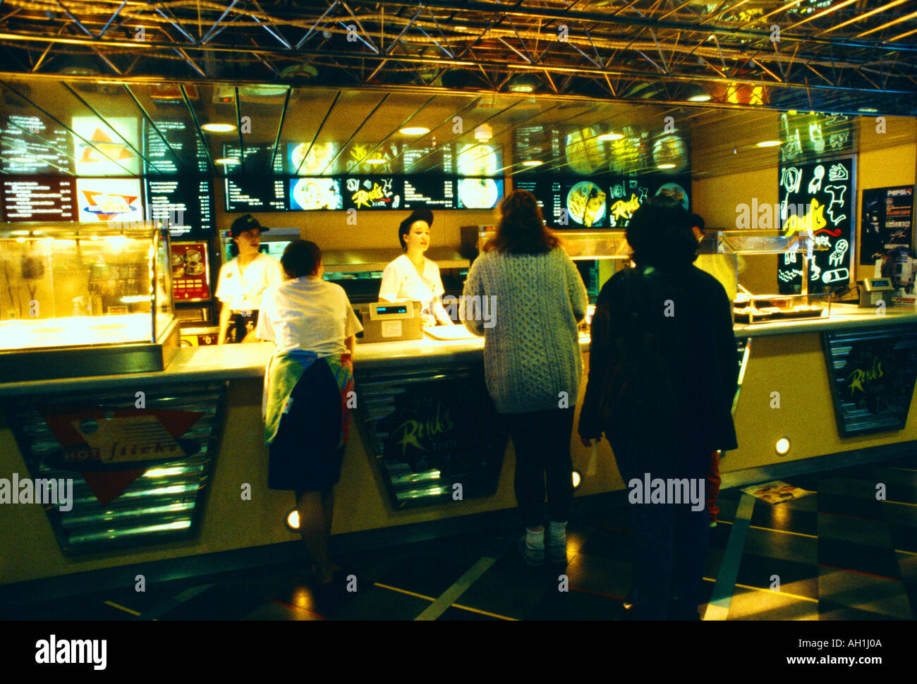 Queue restaurant counter hi-res stock photography and images - Alamy