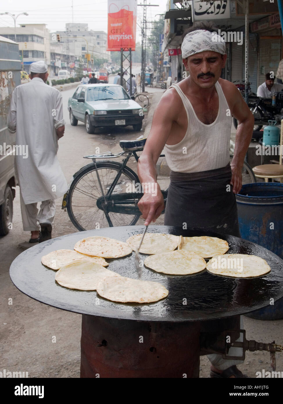 chapati maker Rawalpindi Pakistan Stock Photo - Alamy
