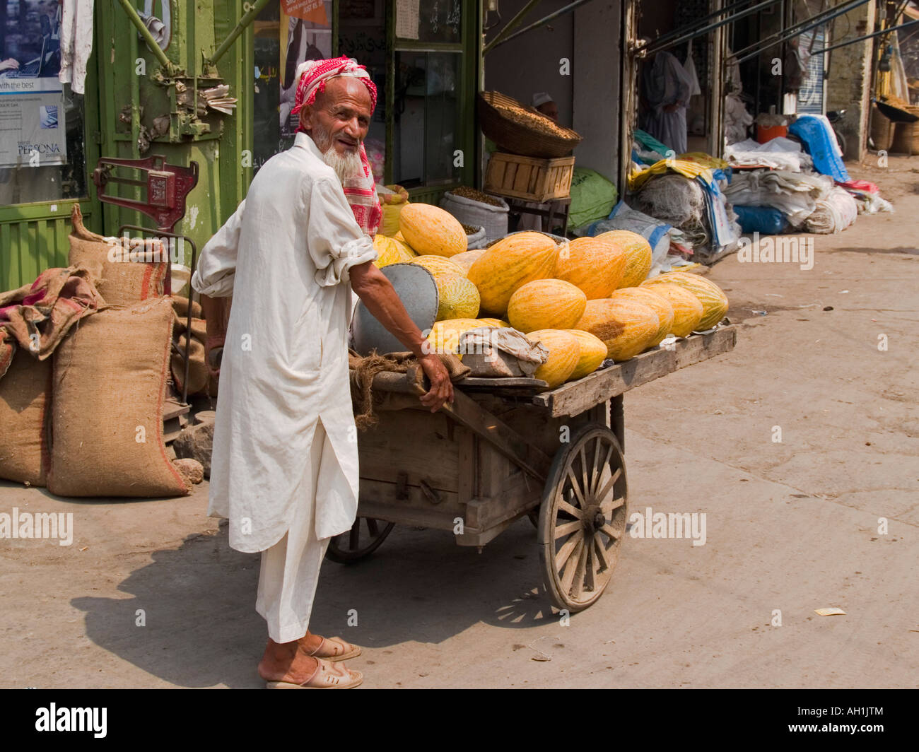 a melon seller and his cart Rawalpindi Pakistan Stock Photo - Alamy