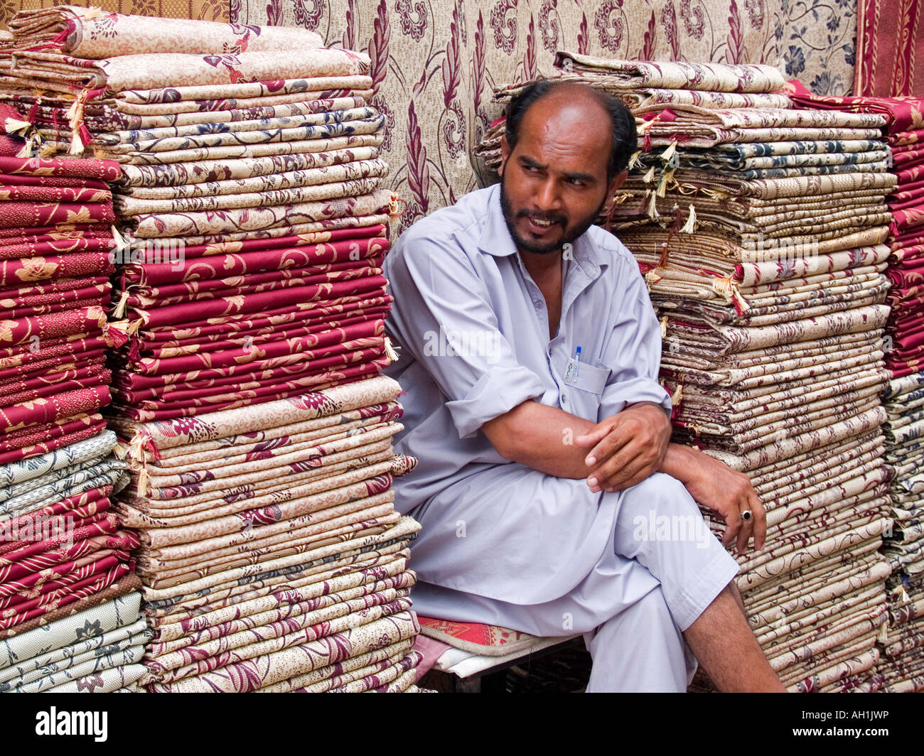 sheet merchant Rawalpindi Bazaar Pakistan Stock Photo - Alamy