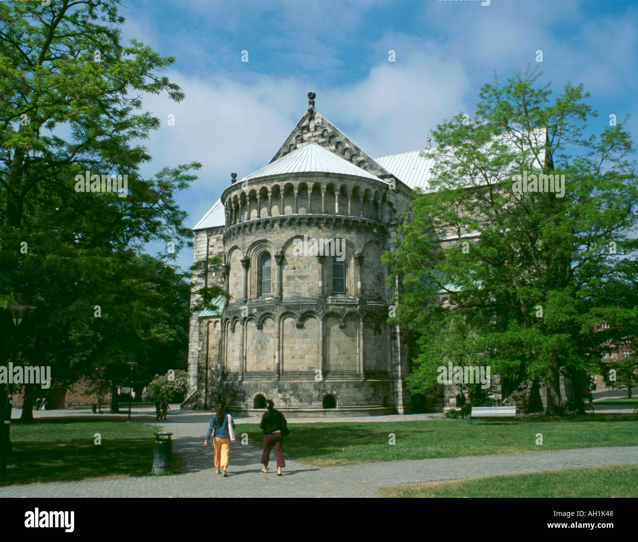 Exterior view of the apse ( eastern facade ) of Lund Domkyrkan ...