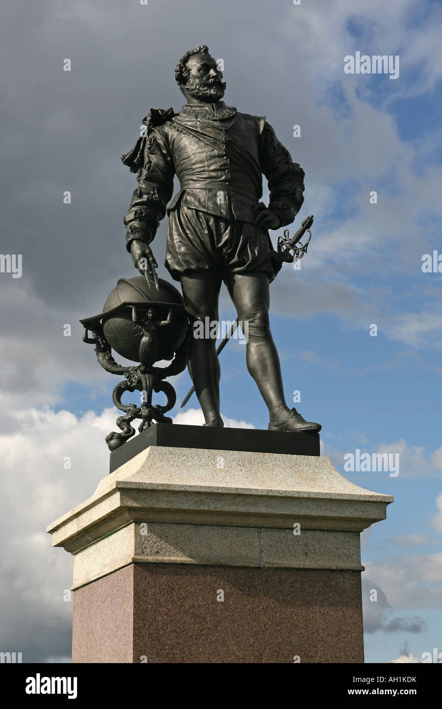 Statue of Sir Francis Drake, Plymouth Hoe, Devon. England Stock Photo ...