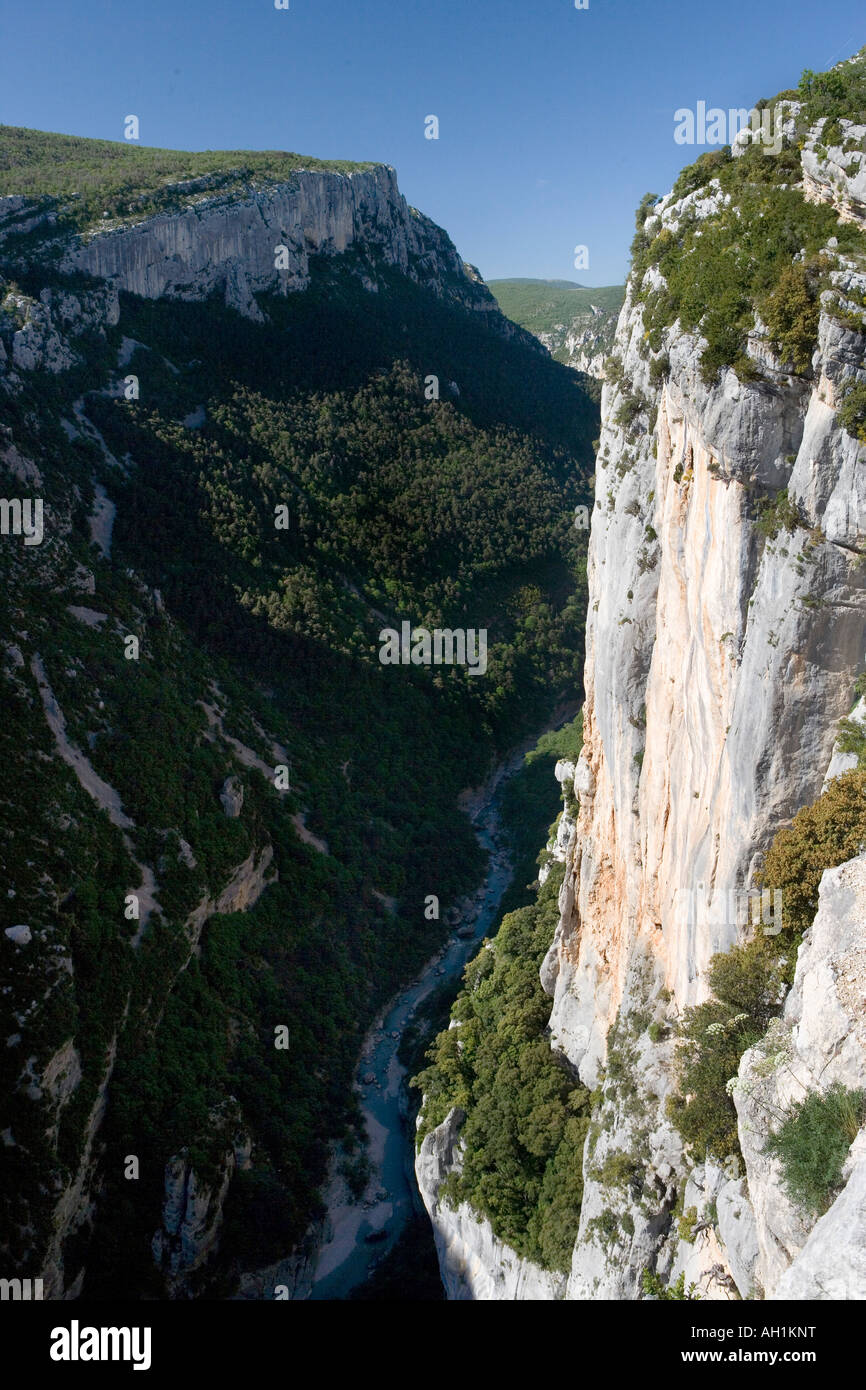 Grand Canyon du Verdon The canyon offers its visitors a spectacular ...