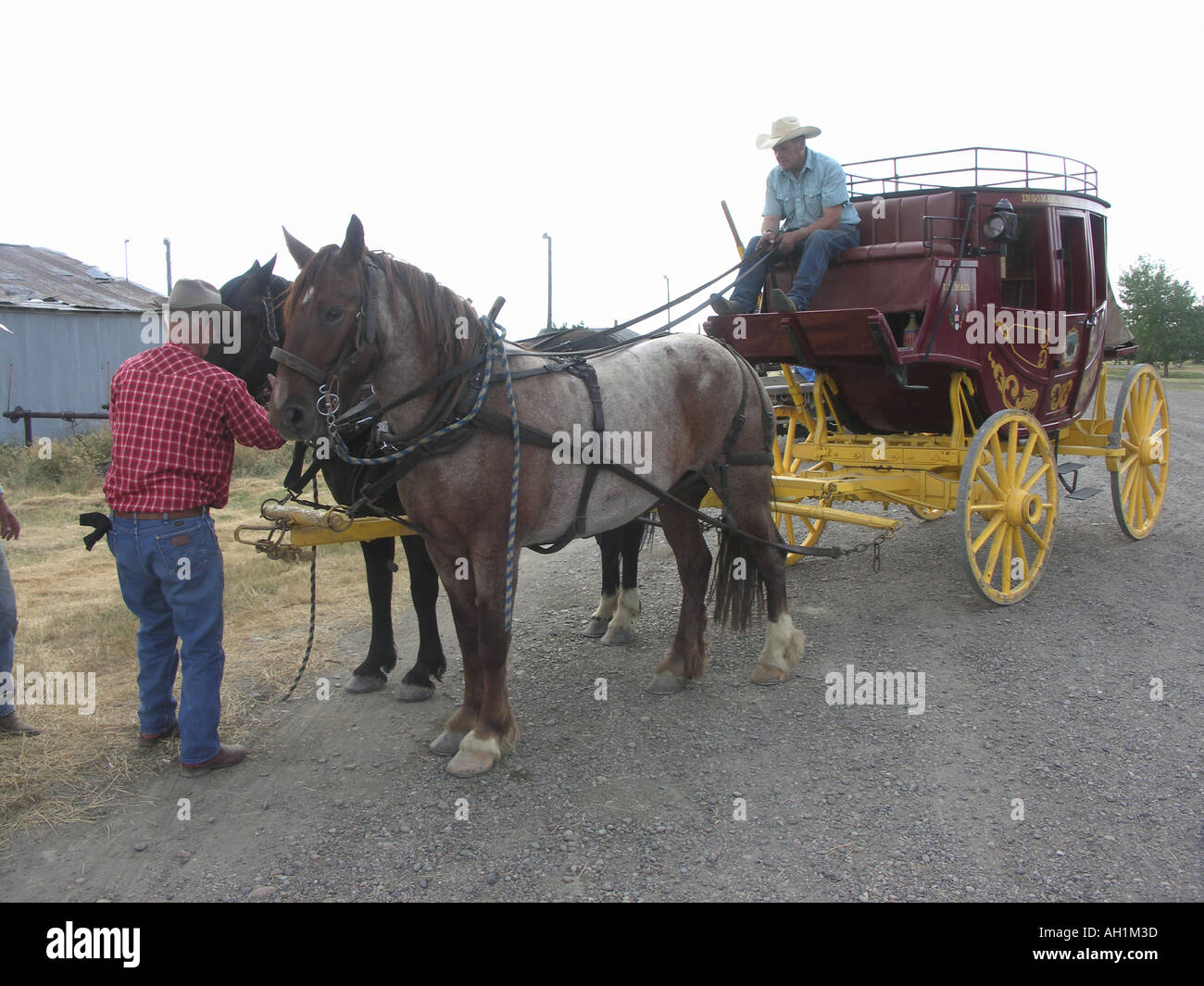 Four horses stagecoach hi-res stock photography and images - Alamy