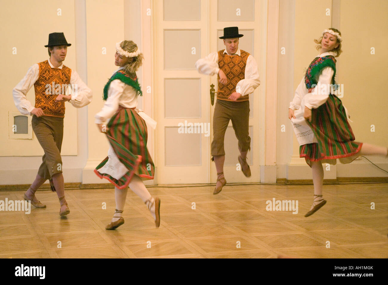 Estonia Folk Dancers Stock Photo - Alamy