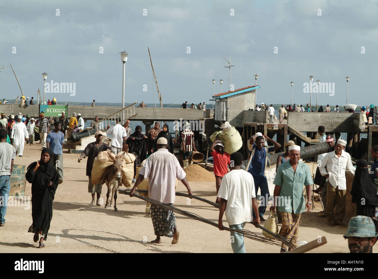 A busy Lamu waterfront and harbour. Lamu Island, Kenya, Africa Stock ...