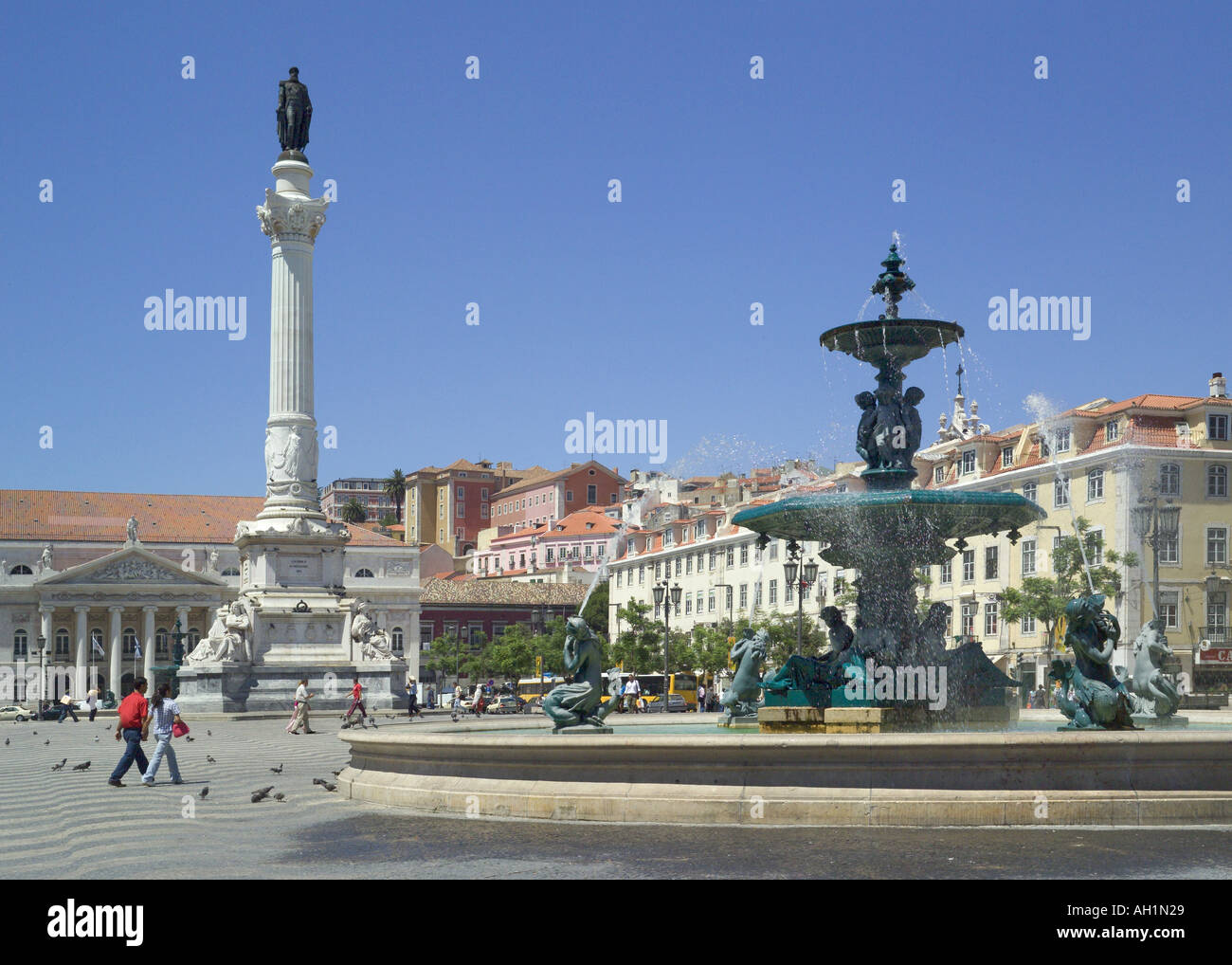 Lisbon square hi-res stock photography and images - Alamy
