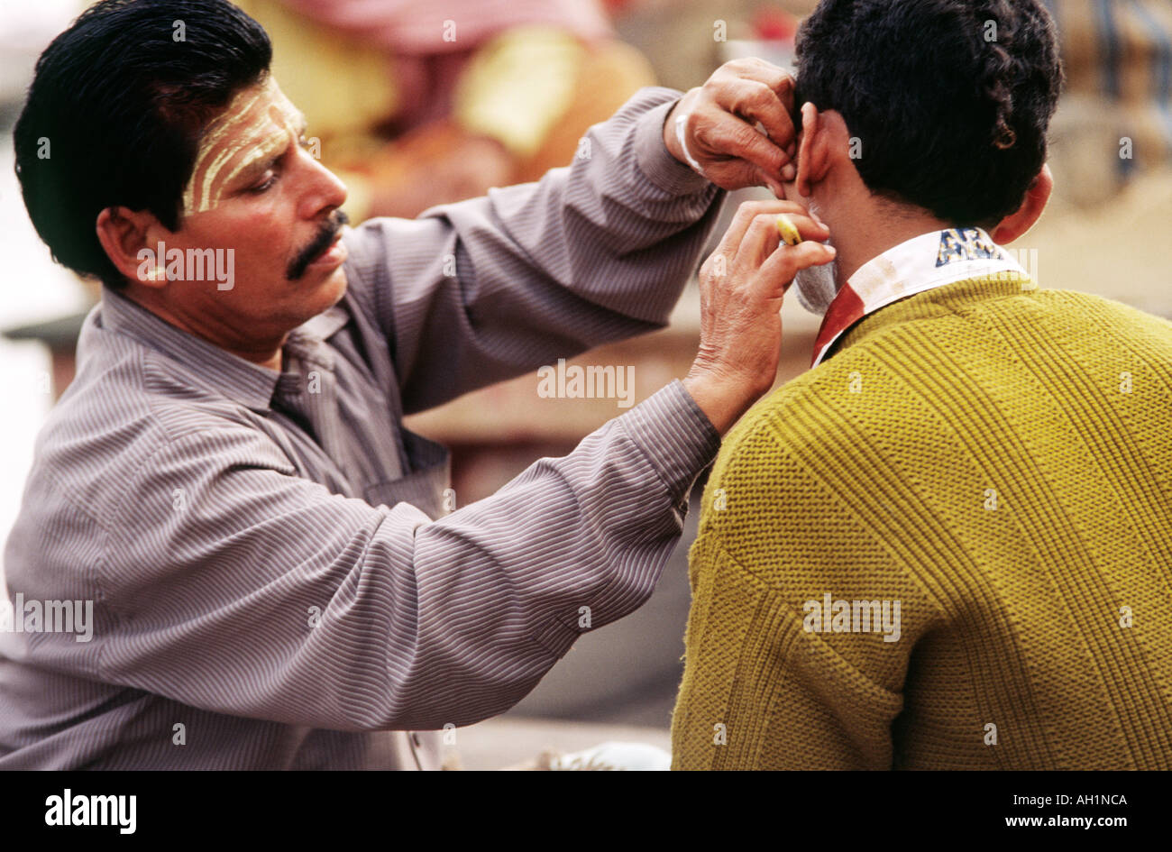 Getting a shave hi-res stock photography and images - Alamy