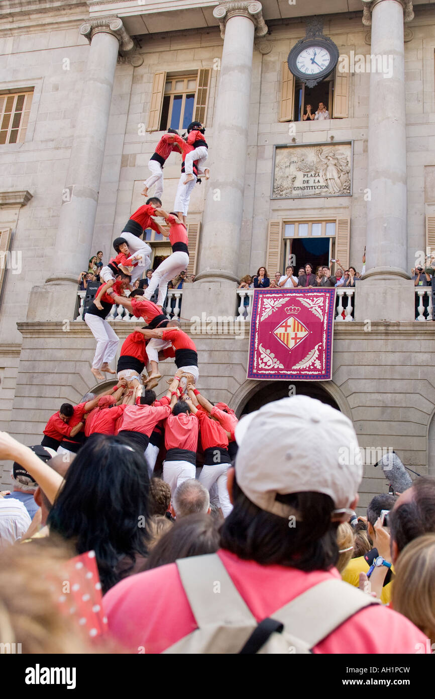 Castellers falling whilst trying to build a human tower in Barcelona ...