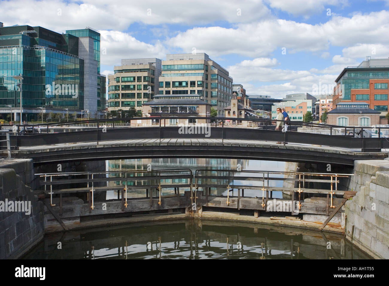 George dock hi-res stock photography and images - Alamy