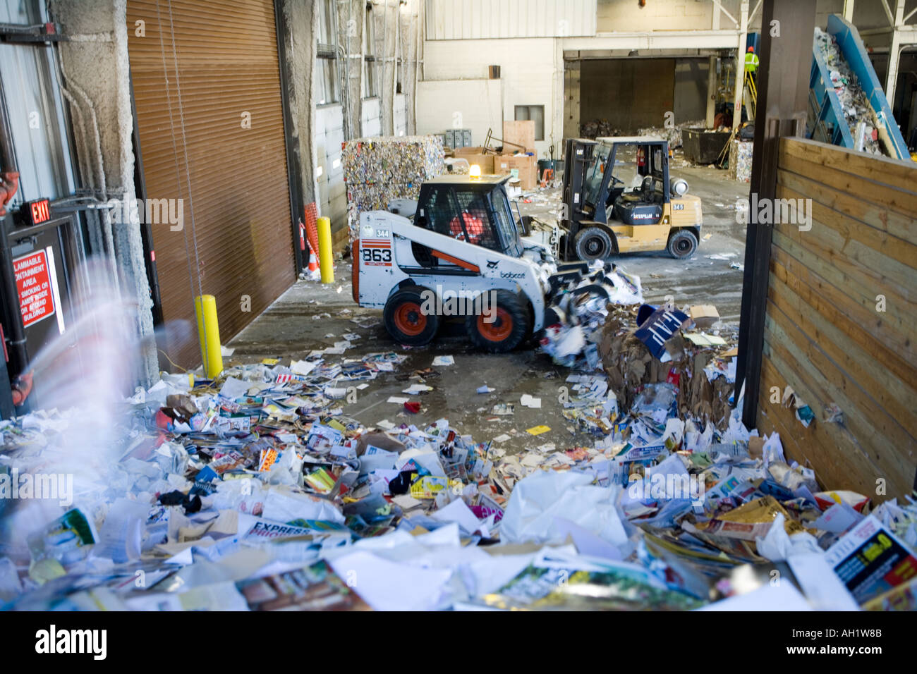 Recycling facility sorting recycled paper Stock Photo - Alamy