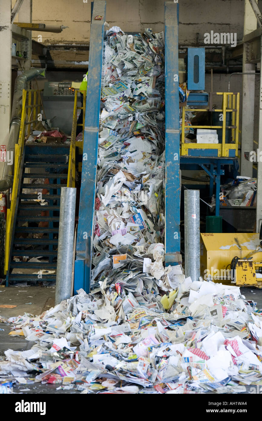 Recycling facility sorting recycled paper Stock Photo - Alamy Recycling facility sorting recycled paper Stock Photo - Alamy